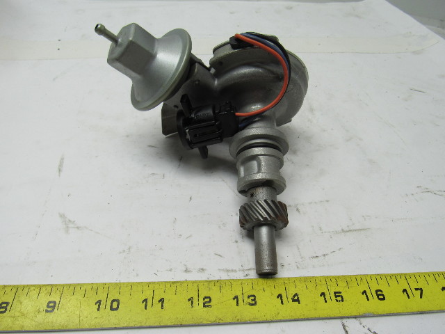 Motorcraft 9M 12 D9JE 12127 BA Ford Vacuum Advance Distributor New Old ...