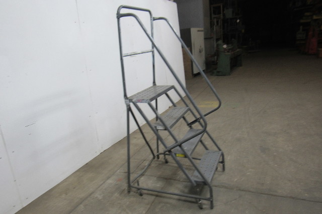 TRI ARC 4 Step Steel Rolling Safety Ladder 24"x7"Treads 40"Top Step ...