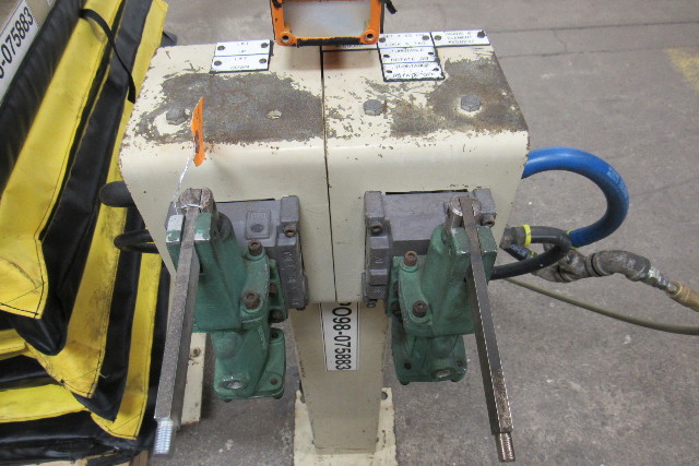 AIRFLOAT R6A-01 4000Lb. Cap. Pneumatic Lift & Rotate Table 15-36" Ht ...