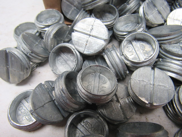 1/2" Closure Plug Lot Of 107 | Bullseye Industrial Sales