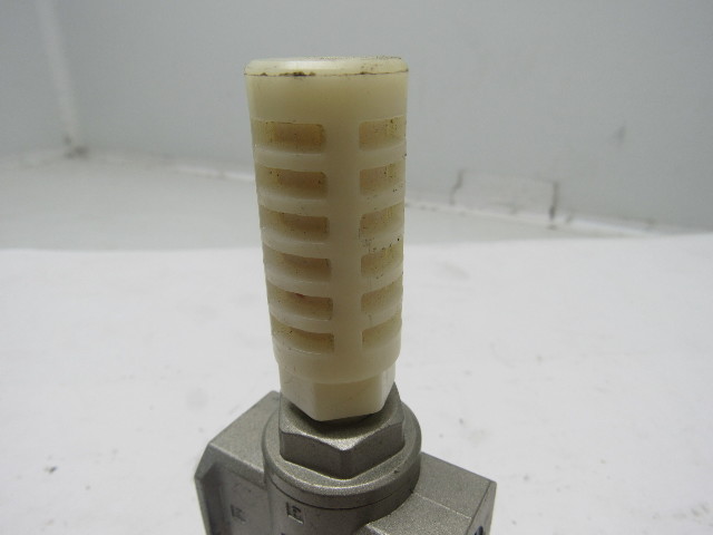 SMC VHS30-N03-RZ Pressure Relief 3 Port Lock Out Valve 3/8" Ports ...