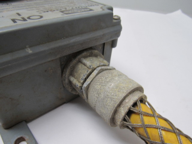 Hubbell HBLMITL HBL2420SW Circuit-Lock Safety-Shroud Twist-Lock ...