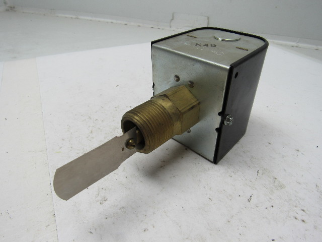 ITT FS4-3 114400 McDonnell & Miller Liquid Flow Switch 1" NPT 120-240V ...
