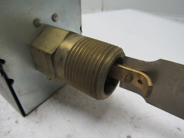 ITT FS4-3 114400 McDonnell & Miller Liquid Flow Switch 1" NPT 120-240V ...