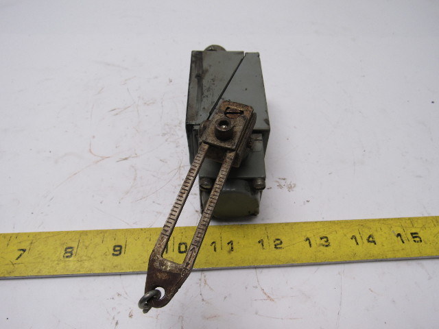 A-B Allen Bradley 802T-AP1 Ser. F Oiltight Limit Switch Side Rotary ...