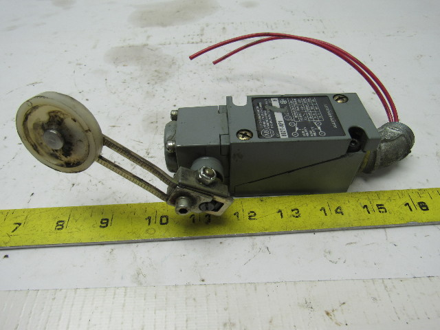A-B Allen Bradley 802T-AP1 Ser. H Oiltight Limit Switch Side Rotary ...