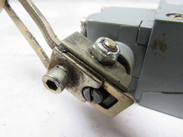 A-B Allen Bradley 802T-AP1 Ser. H Oiltight Limit Switch Side Rotary ...