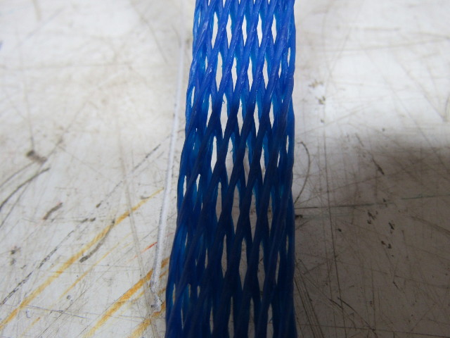 CAPLUGS SW 15? Sleeve Web Netting Aprox 2" Max Dia. Blue APROX 3/4 of ...