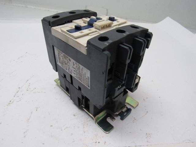 Schneider LC1D80F7 80 A 110V Coil Non Reversing Contactor | Bullseye ...