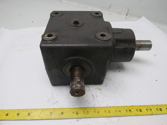 H12 Right Angle Gear Box 1:1 Ratio 1-1/4" O.D. Shafts Mounting Holes ...