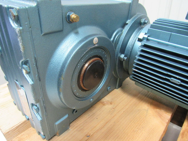 SEW EURODRIVE 850184407.06.06.001 5HP Variable Speed Gearmotor W/ Brake ...