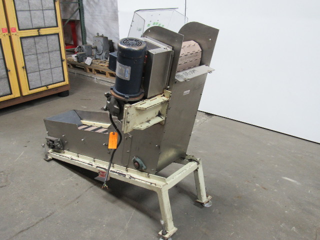 12"W Incline Conveyor 12"x32"Intake Area 90VDC 40 IPM-930 IPM Plastic ...