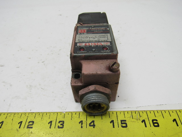 CUTLER HAMMER E51SCL & E51DT1 Switch Body & Proximity Head Lot/2 ...