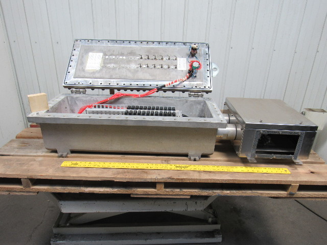 COOPER D2LCS324E*12230E 225AMP Explosion Proof Breaker Panelboard ...