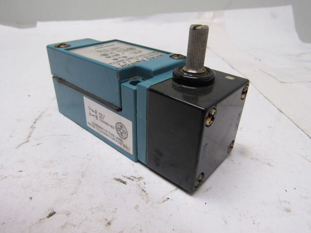 Micro Switch LSYAC1ADD Heavy Duty Limit Switch 50/60 Hz. 240 V. Lot Of ...