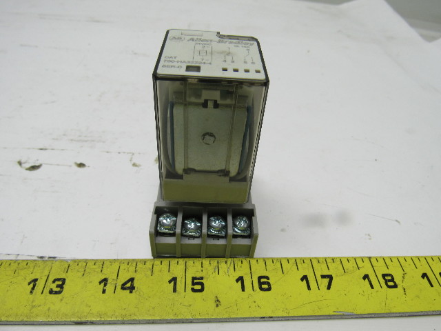 Allen Bradley 700-HA32Z24 Ser. D 24VDC Relay W/B700-HN125 Ser. A Base ...