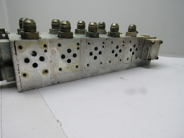 Daman AD03P062S Aluminum Manifold Block 6 station | Bullseye Industrial ...