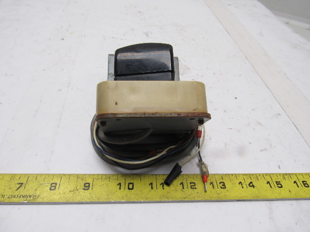 Banner OTBVN6 Momentary Action Optical Touch Button W/Mtg Bracket 24VDC ...