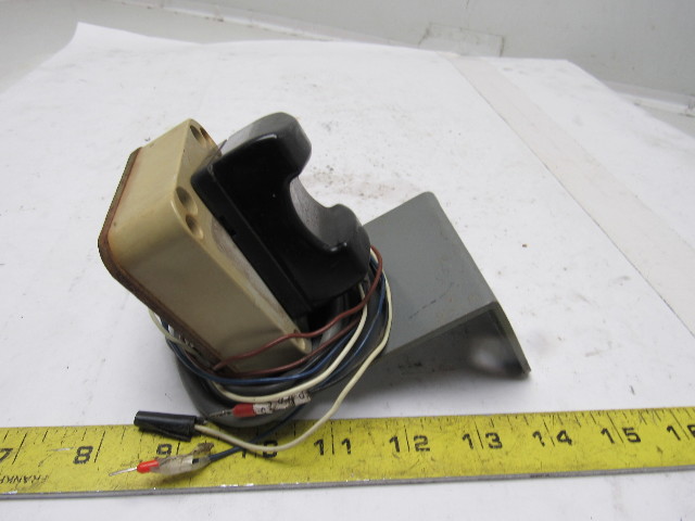 Banner OTBVN6 Momentary Action Optical Touch Button W/Mtg Bracket 24VDC ...