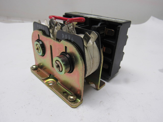 Square D Class 8965 Type R010 8965-R010 Hoist Contactor 600V 3Ph 120V ...