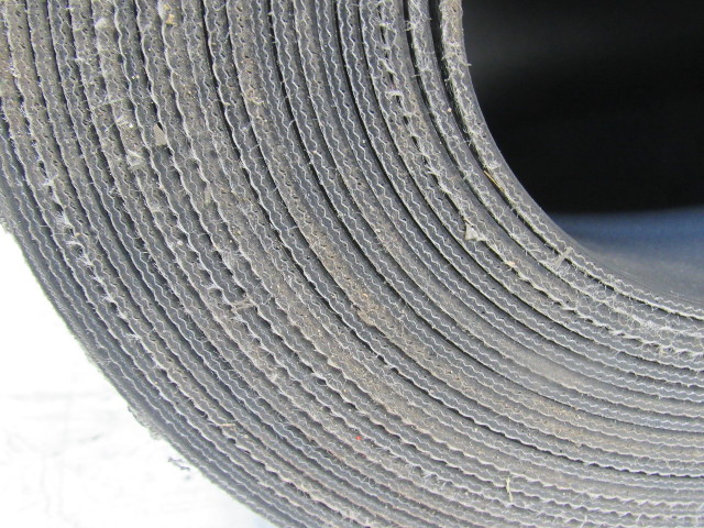 24" Woven Back Longitudinal Ribbed Top Conveyor Belt 49'-11" | Bullseye ...