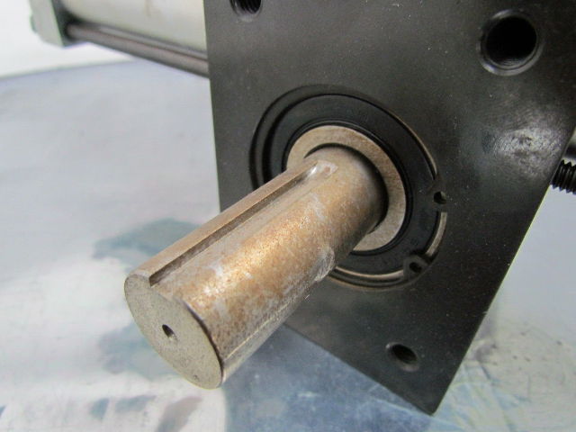 PHD R21A 3180-P-D Pneumatic Rotary Actuator 1-3/8" Bore Double Shaft ...