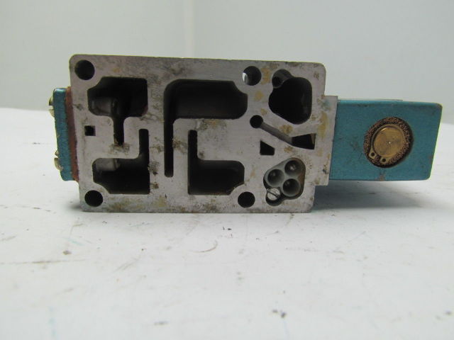MAC 6211A-211-PM-1120A Single Coil Pneumatic Directional Control Valve ...