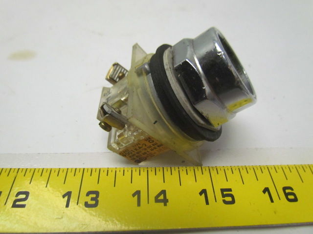 Square D 9001-KA-2 Ser.G Push button w/contact block 30mm 600VAC Max ...