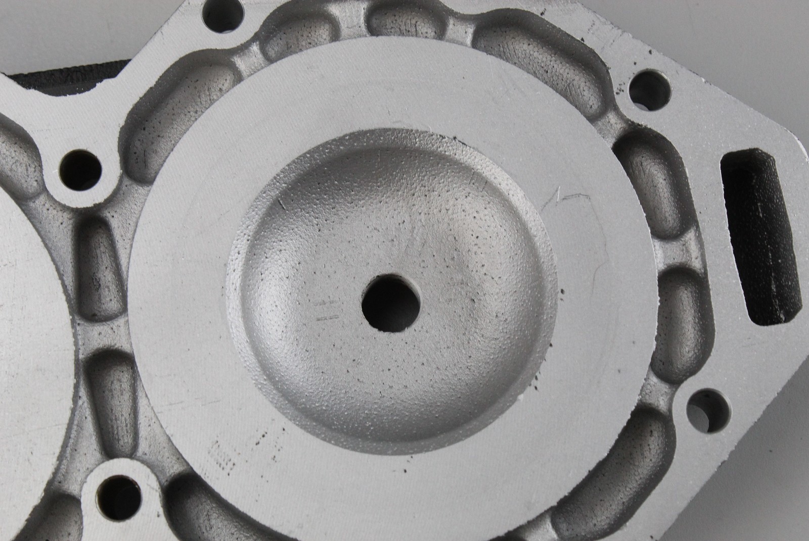 328624-2 - C# Johnson Evinrude Cylinder Head 2-Stroke V4 REFURBISHED ...