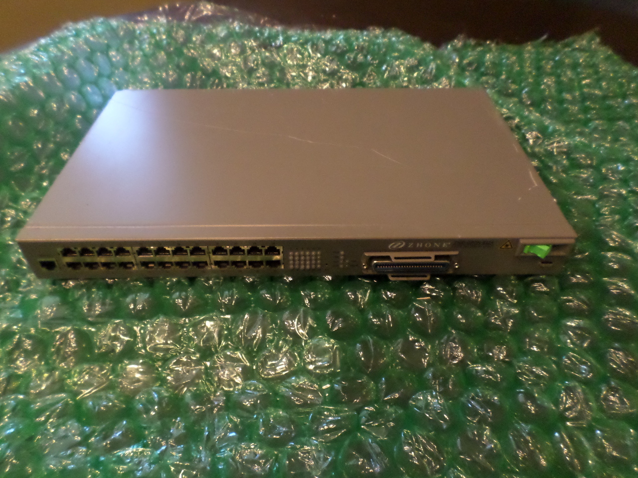 ZHONE ZNID-GPON-8324 INDOOR MDU GPON ONT 24F 10/100BASE-T 24 POTS | MDG ...