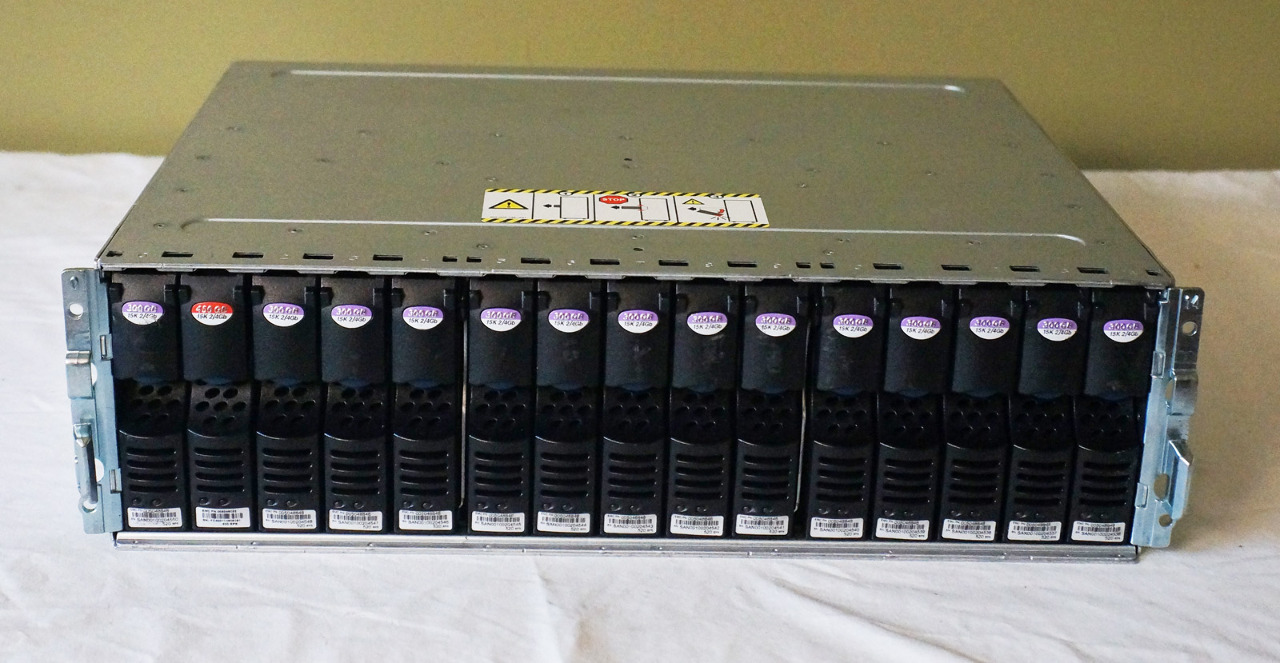 EMC EMC2 KTN-STL4 14*300GB 1*450GB STORAGE ARRAY DUAL CONTROLLERS & PSU'S