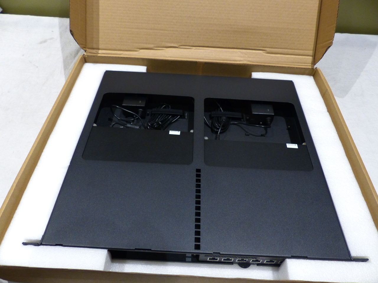 CHECKPOINT DUAL 3200 APPLIANCE & RACK SHELF PB-10 318998 CPAC-RM-DUAL-3200