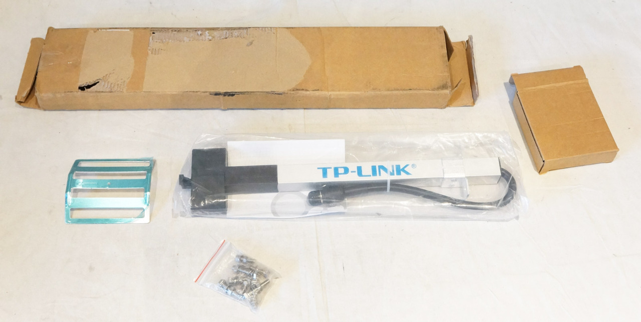 TP-LINK TL-ANT2424B 2.4GHZ 24DBi DIRECTIONAL GRID PARABOLIC ANTENNA ROD ...