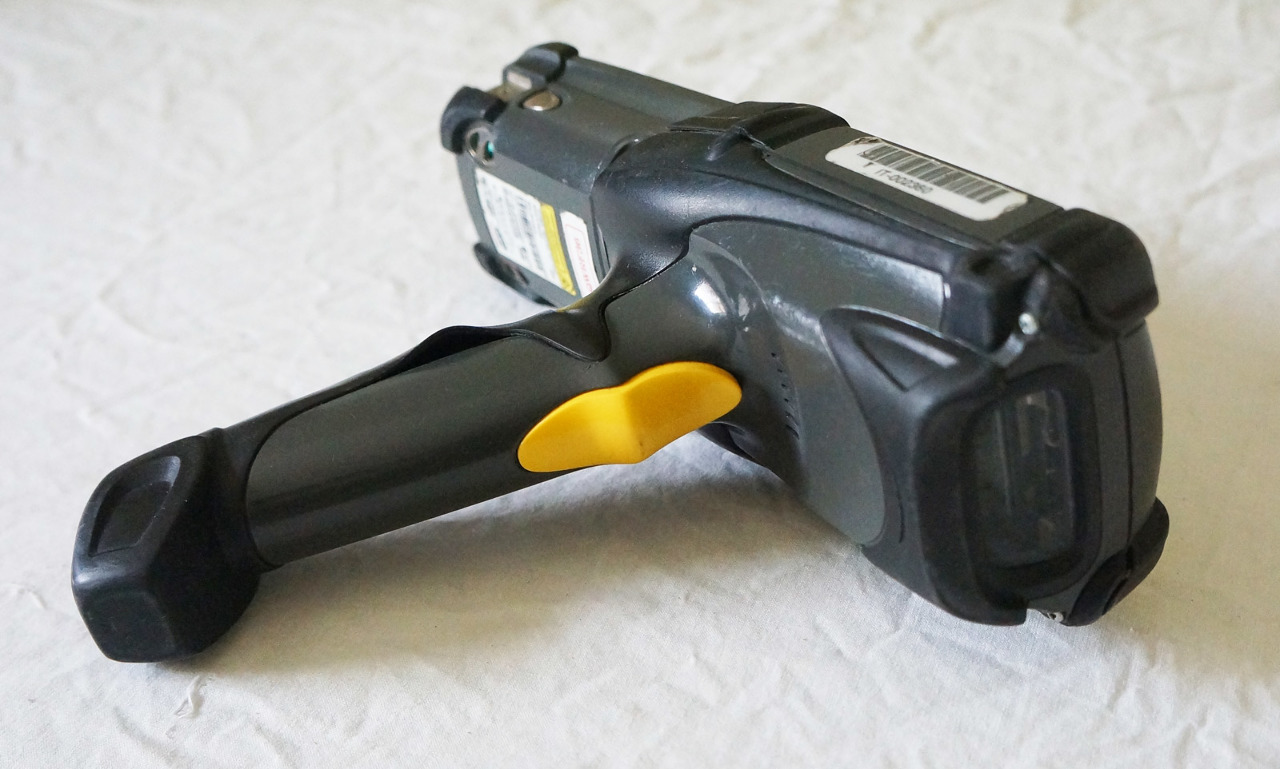 MOTOROLA HANDHELD BARCODE SCANNER / MOBILE COMPUTER MC9090 MC9090 ...