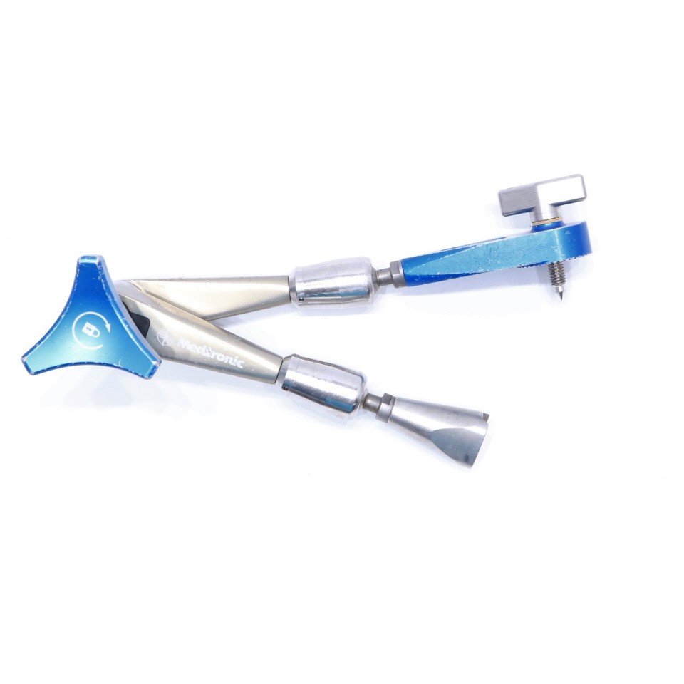 * MEDTRONIC 9734252 FLEXIBLE STEALTH STEREOTAXY FRAME HOLDER | Premier ...