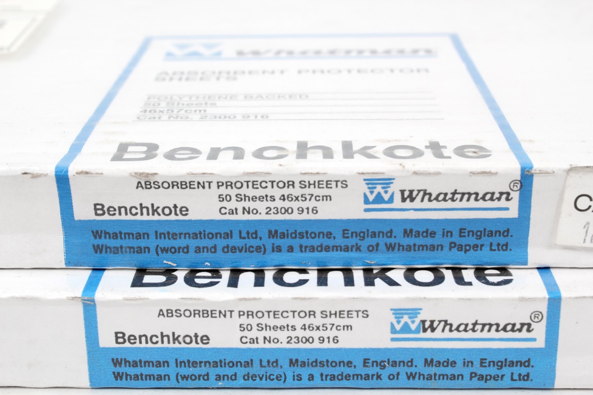 50x Whatman Benchkote 46x57cm Polythene Backed Surface Protector Sheets ...
