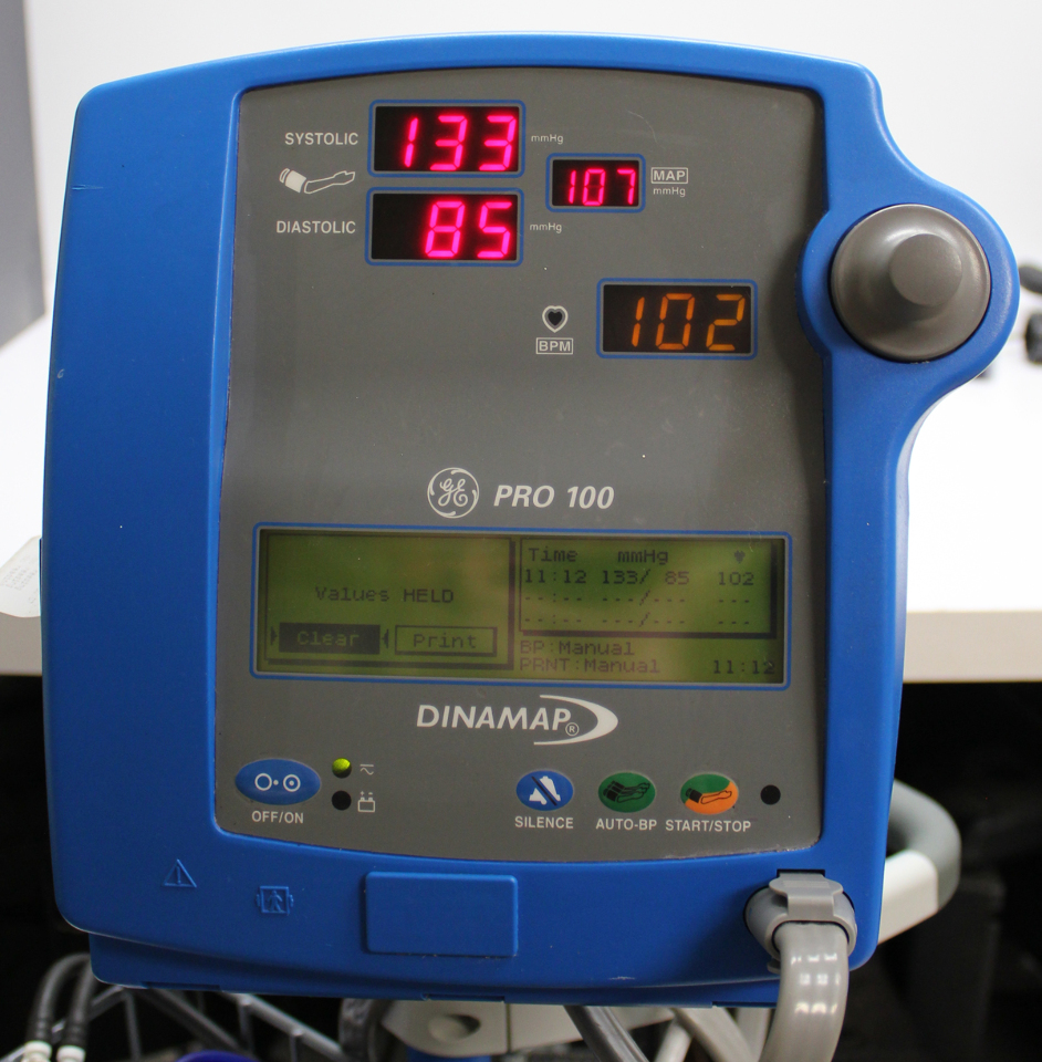 GE Critikon Dinamap Pro 100 Vital Signs Monitor and Rolling Cart ...