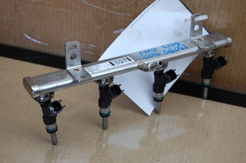 2012 2013 Fiat 500 Abarth Fuel Rail And Fuel Injectors | eBay