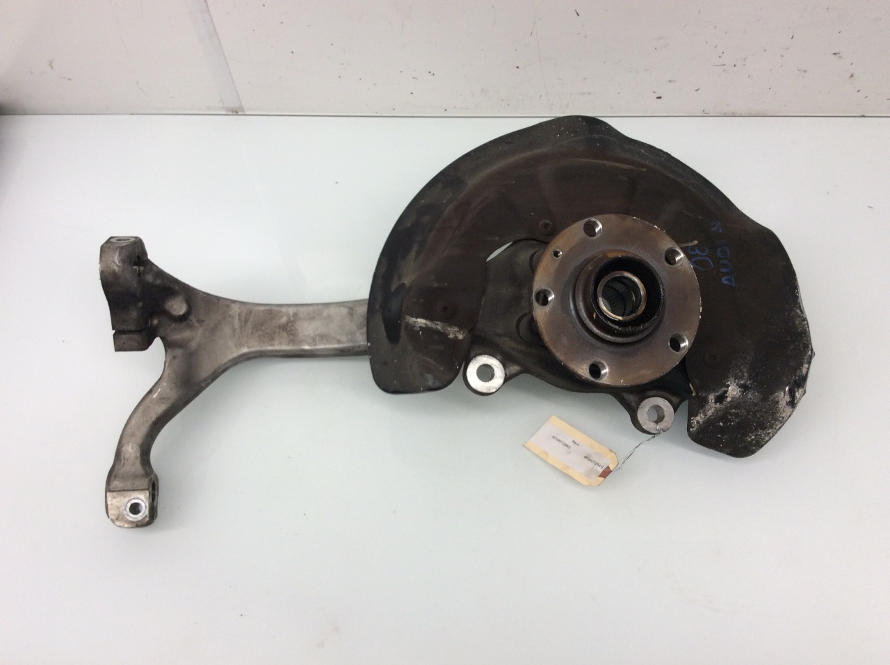 2005 2006 2007 - 2009 2010 2011 Audi A6 Right Front Spindle Knuckle ...