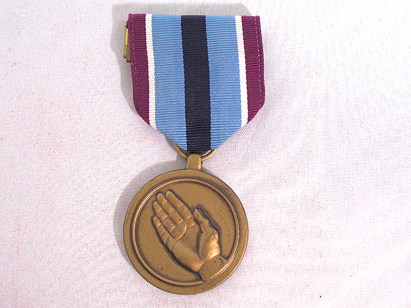 Full Size Medal Humanitarian Service With Pin Back | Heroes Sports Cards