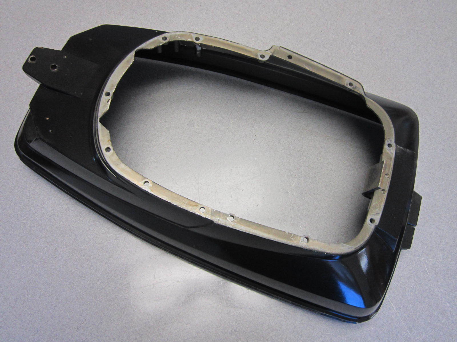 100-817606F Force 4 Cyl Outboard Engine 120 HP Bottom Cowl Support ...