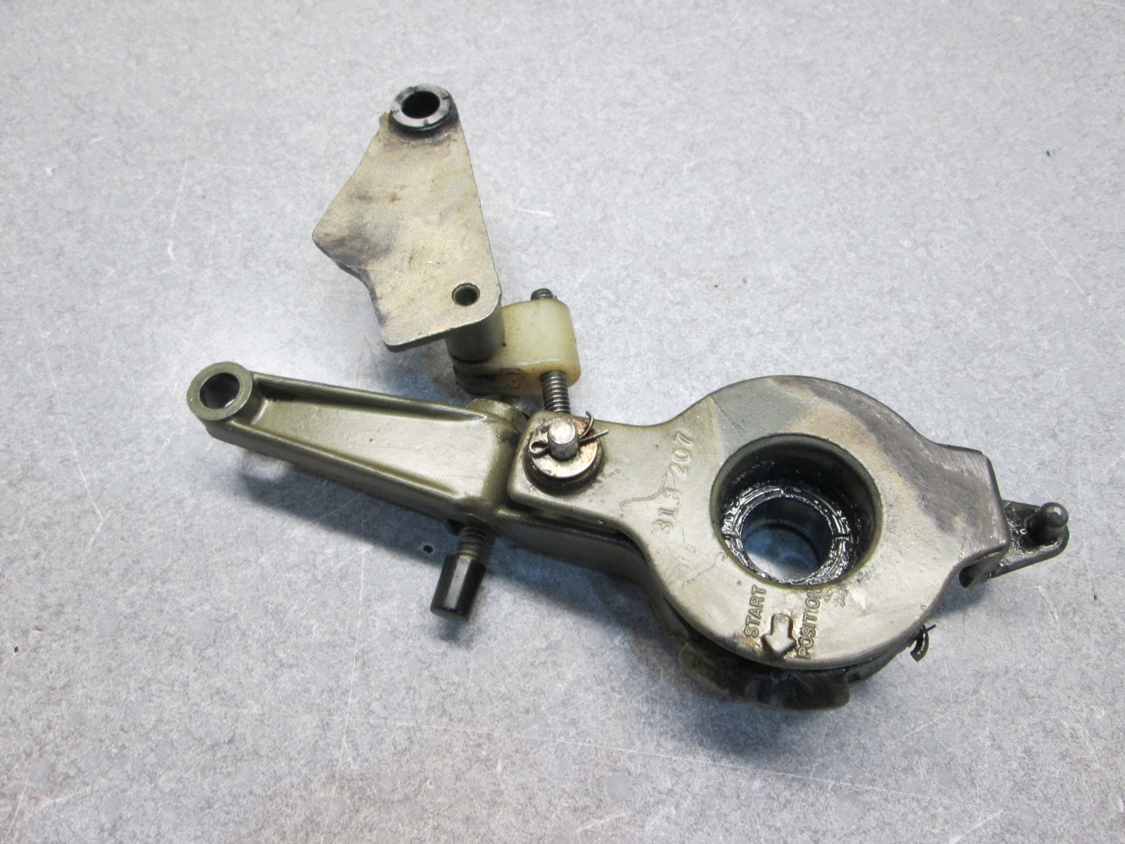 318207 Evinrude Johnson Outboard Throttle & Spark Advance Lever 85-135 ...