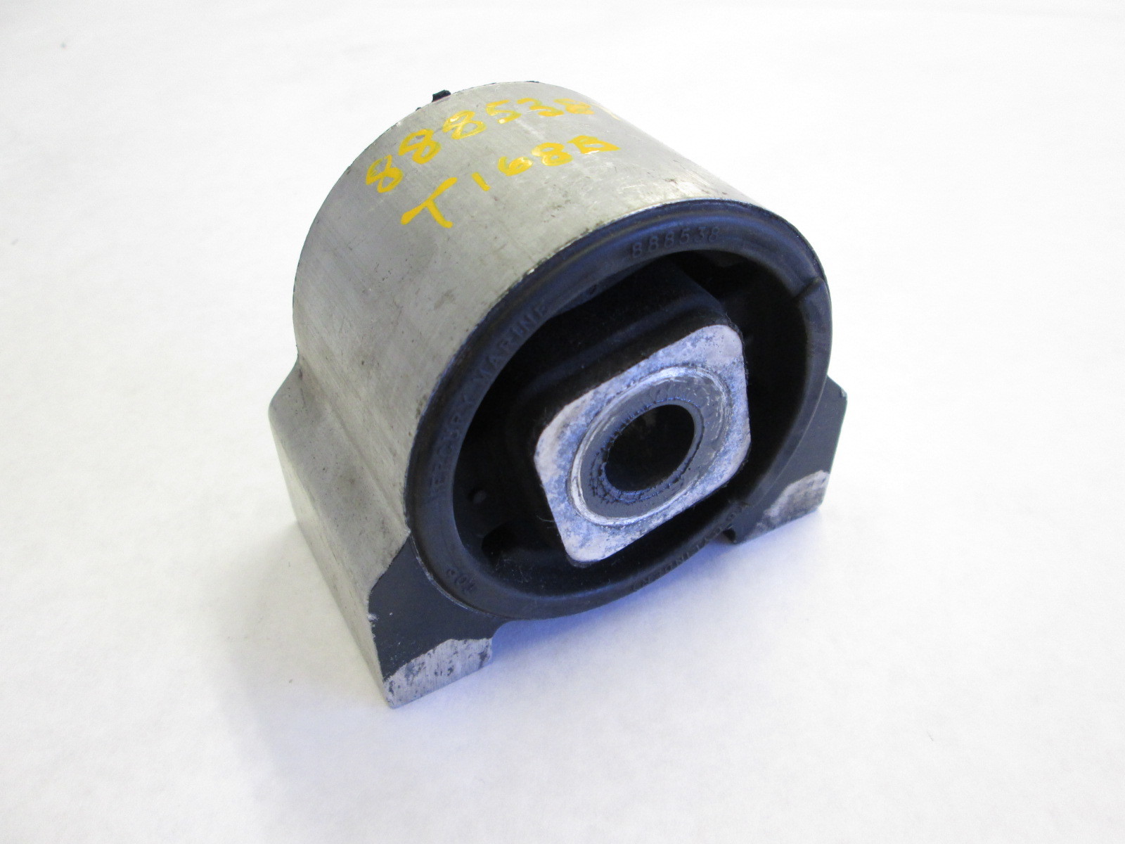 888538T Mercury Verado 200-300 Hp Lower Cowl Engine Cradle Rear Mount ...