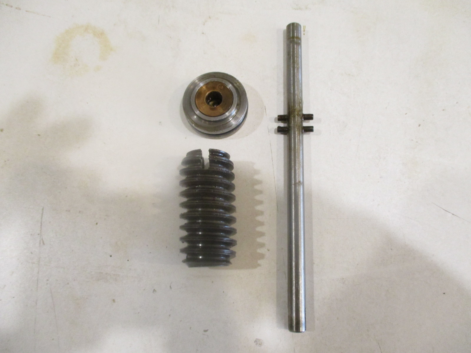 0980183 0908168 OMC Stern Drive Stringer Intermediate Tilt Worm Shaft ...