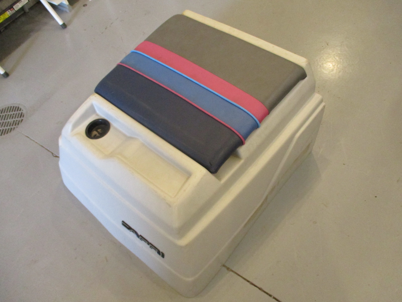 1989 Bayliner Capri Engine Cover Motor Cap 28 D x 30 W x 14 1/4 H ...