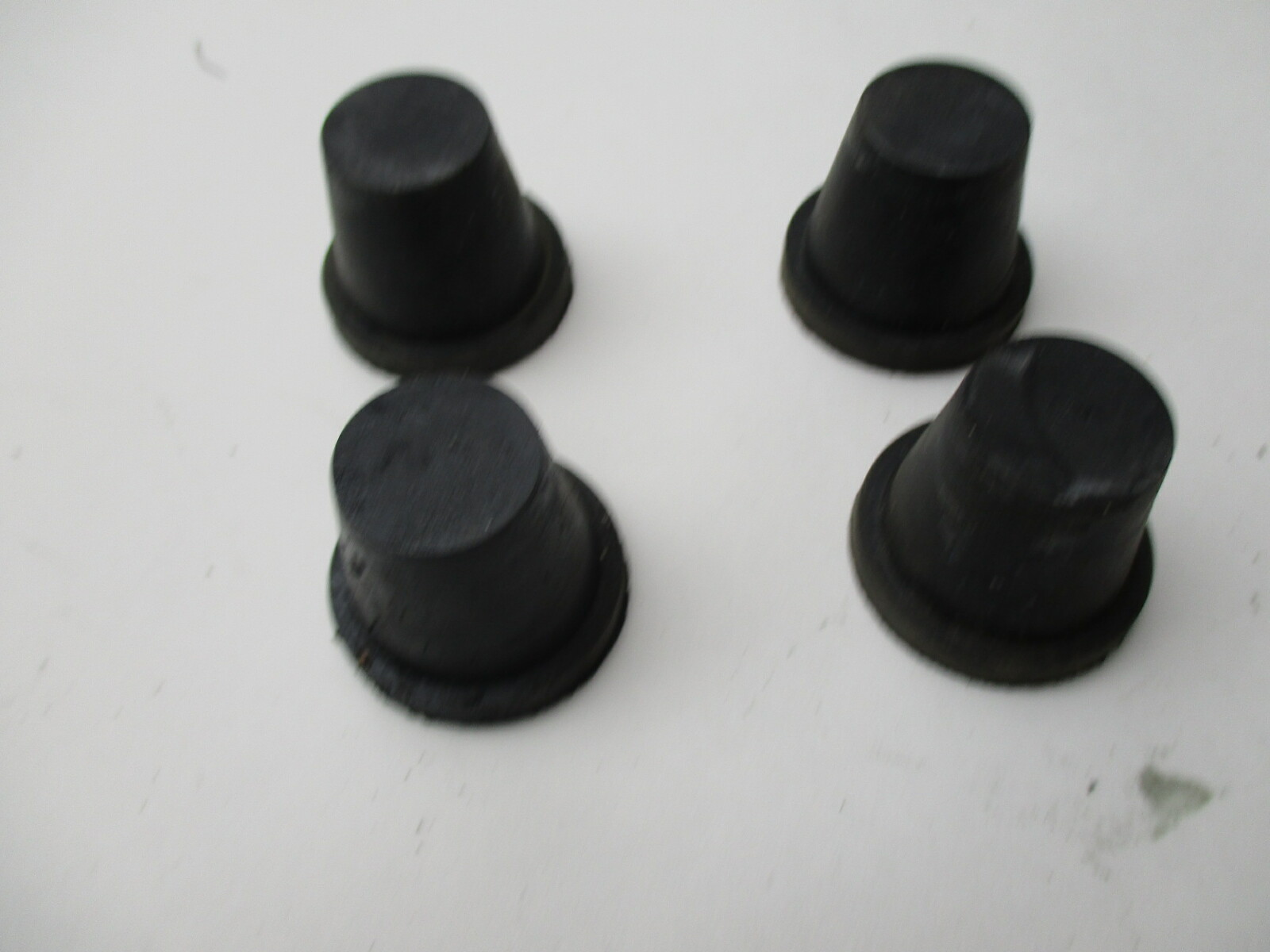 0332413 X 4 Evinrude Johnson Lower Engine Cover Cowl Rubber Mounts ...
