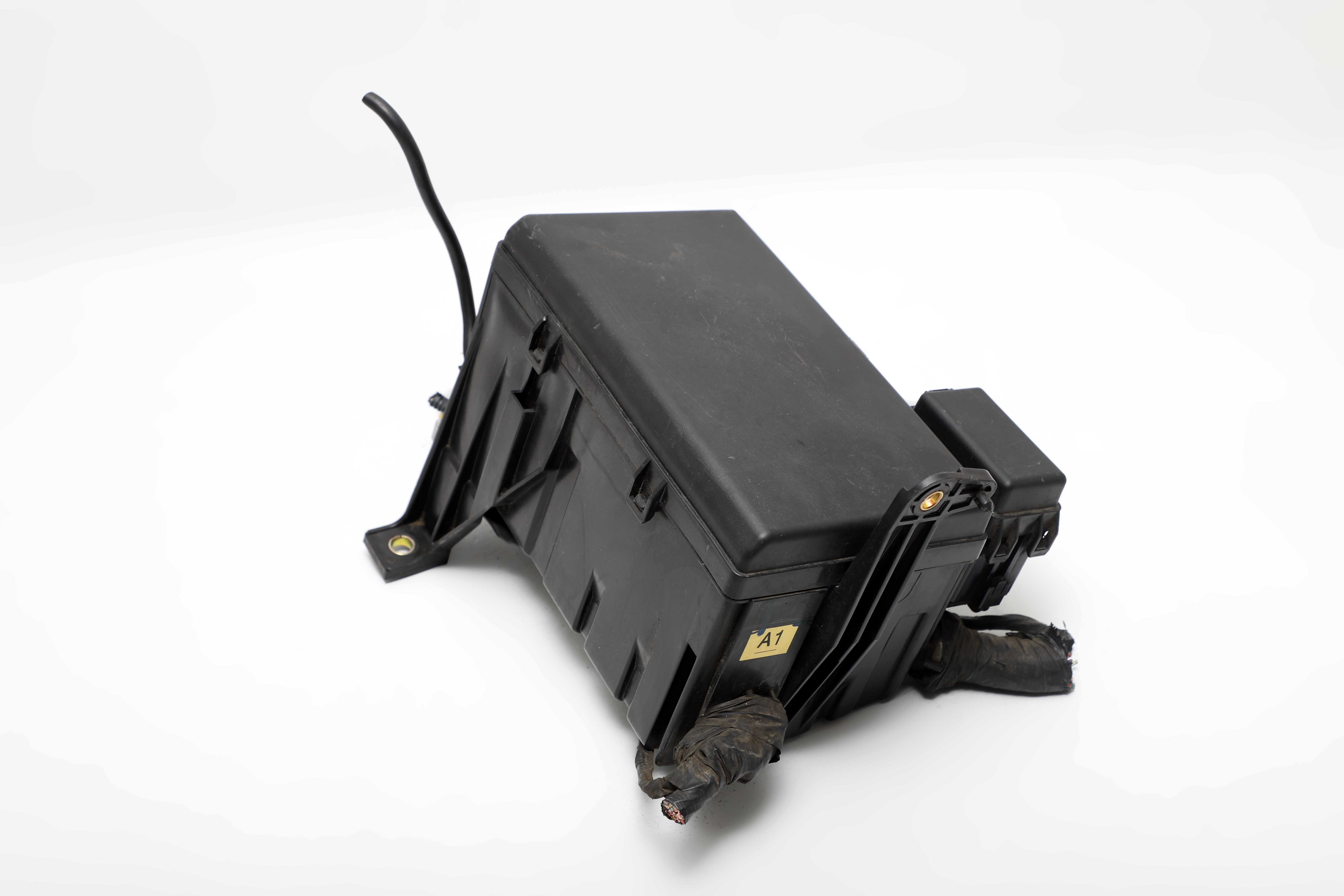 Toyota 4Runner Exterior Under Hood Fuse Box 4.0L V6 A/T 82741-35110 OEM ...