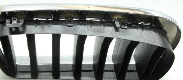 OEM BMW X5 Right Passenger Side Grille Tab Clips Missing 51137316062 ...