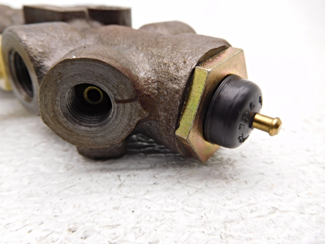 New Old Stock OEM Ford F-Series Bronco Brake Proportioning Valve D5TZ ...