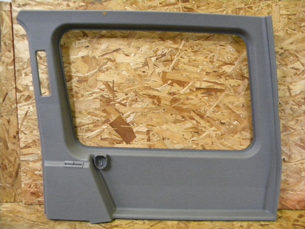 02 Mercedes G500 W463 right quarter interior trim 4636900340 | S Auto Parts